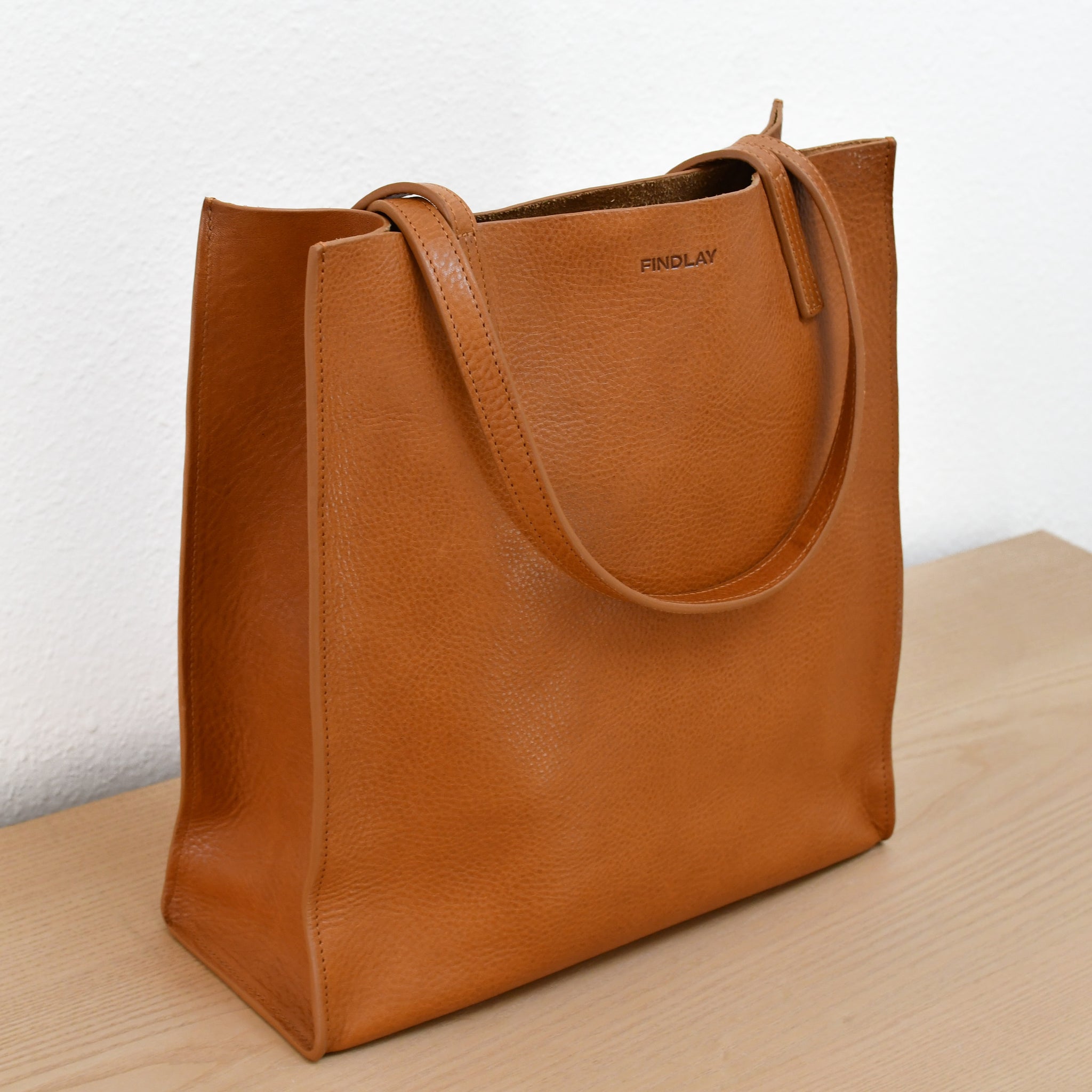 Simple Mag Tote, Camel – Findlay